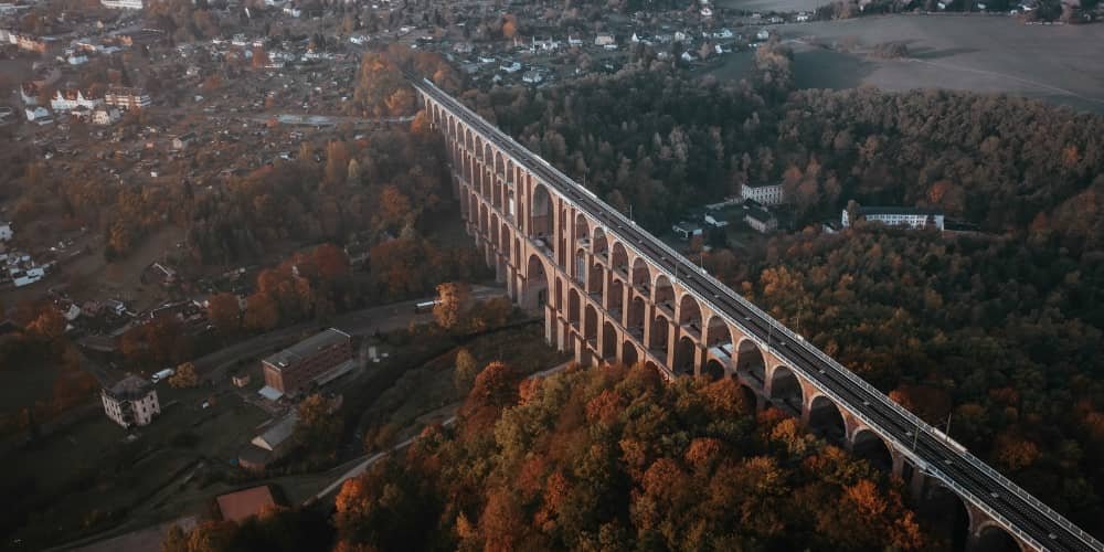 Göltzschtalbrücke : Le Plus Grand Pont en Brique du Monde