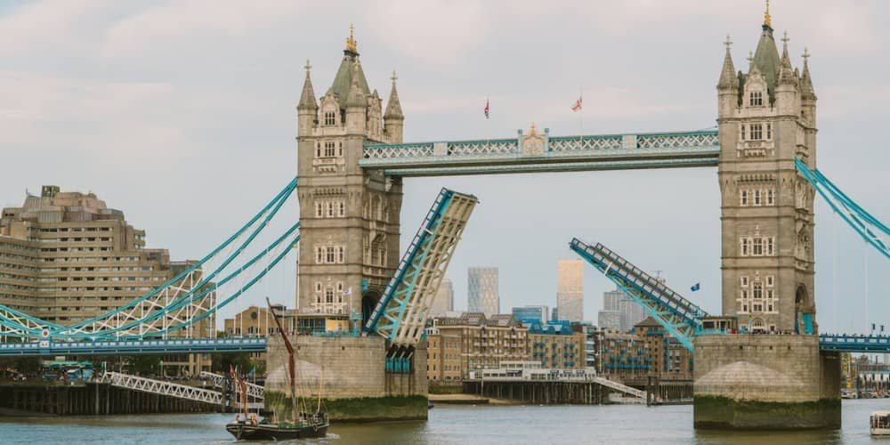 Tower Bridge : le Pont Emblématique de Londres